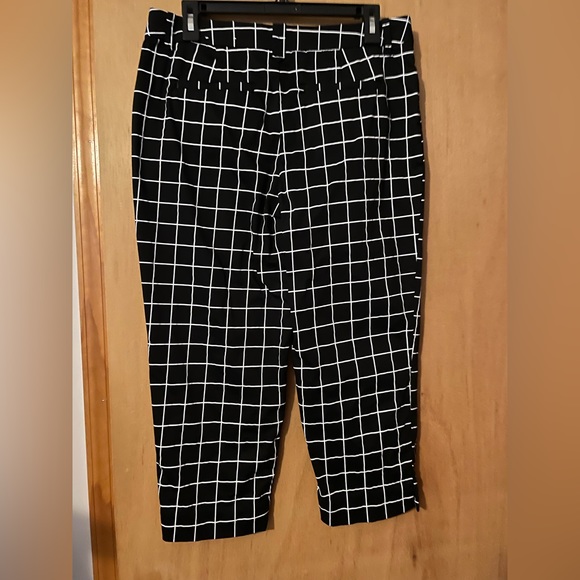 intro. | Pants & Jumpsuits | Intro Capri Pant 8 | Poshmark